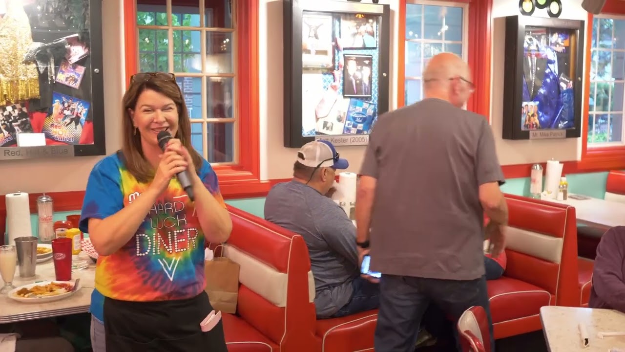 Mel's Hard Luck Diner & Kringles Christmas Store in Branson - Branson TV